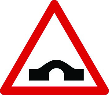 Hump bridge triangle. Fig 528. 600mm Class 1 reflective traffic sign ...